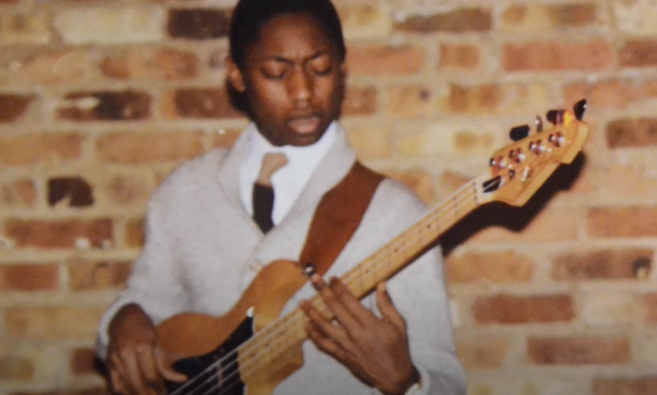 Darryl Jones, quien toca el bajo con The Rolling Stones, tiene su ...