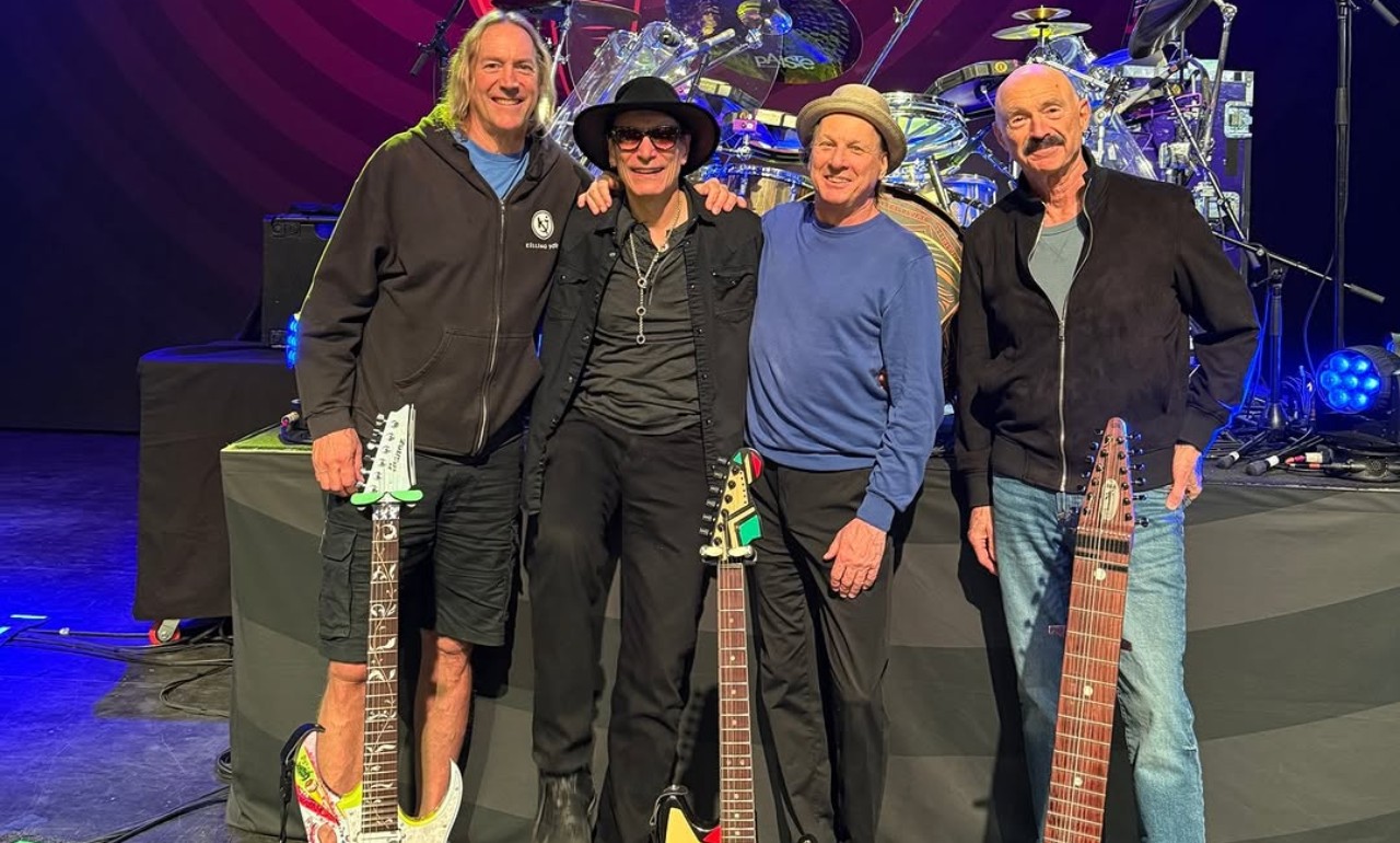 Beat, el supergrupo de Tony Levin y Adrian Belew con Steve Vai toca en ...
