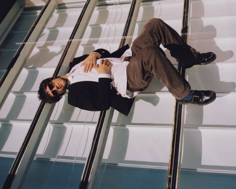 Teo Planell se convierte en un nuevo-clásico con Demian, su álbum debut ...